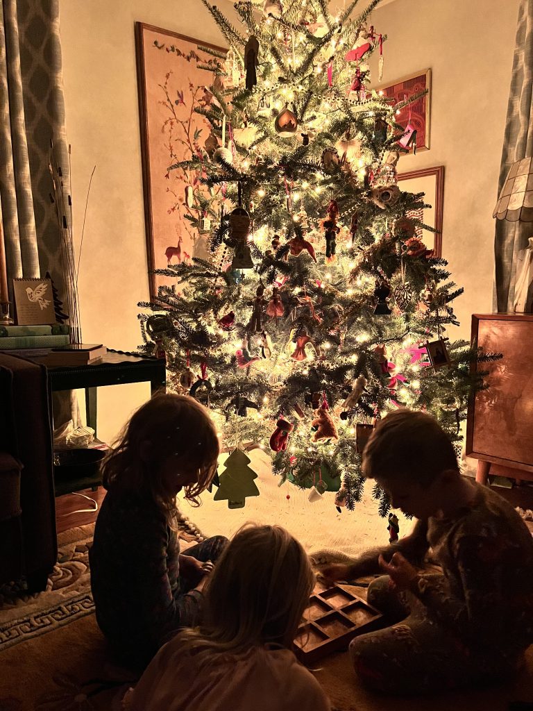 Holiday Love Round 2! - The Enchanted Home