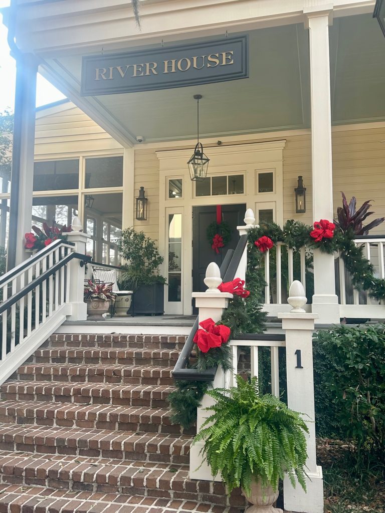 Seven on Sunday - The Enchanted Home